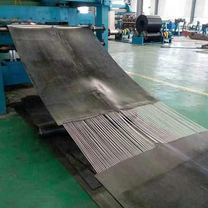 Oil-Resistant Top-Performing Wire Rope Conveyor Belt ST800 - Tear Resistant